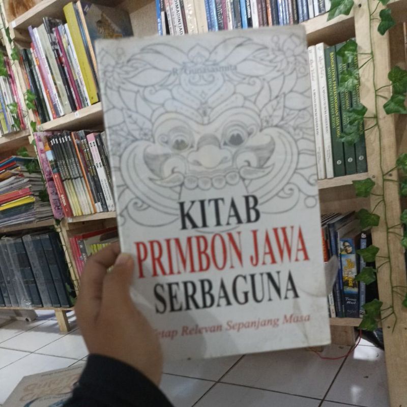 Jual buku kitab primbon Jawa serbaguna R. Gunasasmita Original Preloved ...