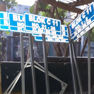 Jual Papan Tiang Plang Nama Jalan 200 Cm + 50 X 20 Cm Reflective ...