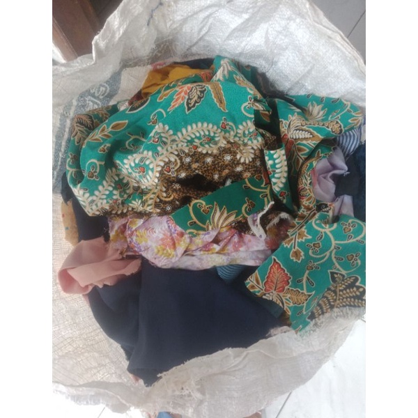 Jual KAIN PERCA KILOAN/KAIN PERCA MURAH SISA JAHITAN HOME INDUSTRI ...