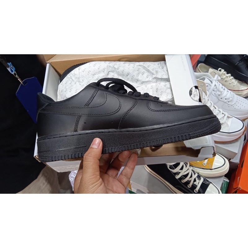 Jual NIKE AIR FORCE 1 full black | Shopee Indonesia