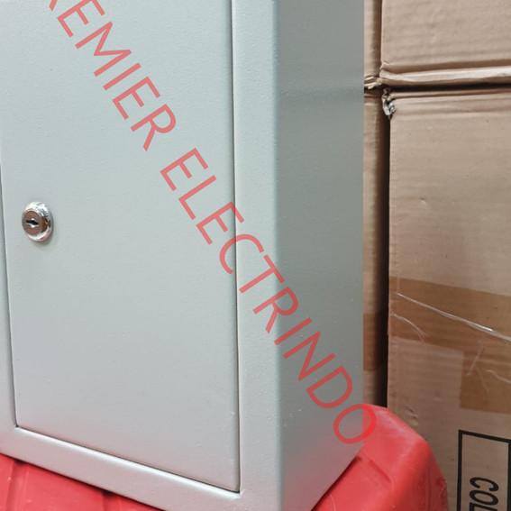 Jual Panel Box Indoor 20x30x12cm 1mm - Panel Listrik / Box Panel MCB 1p ...