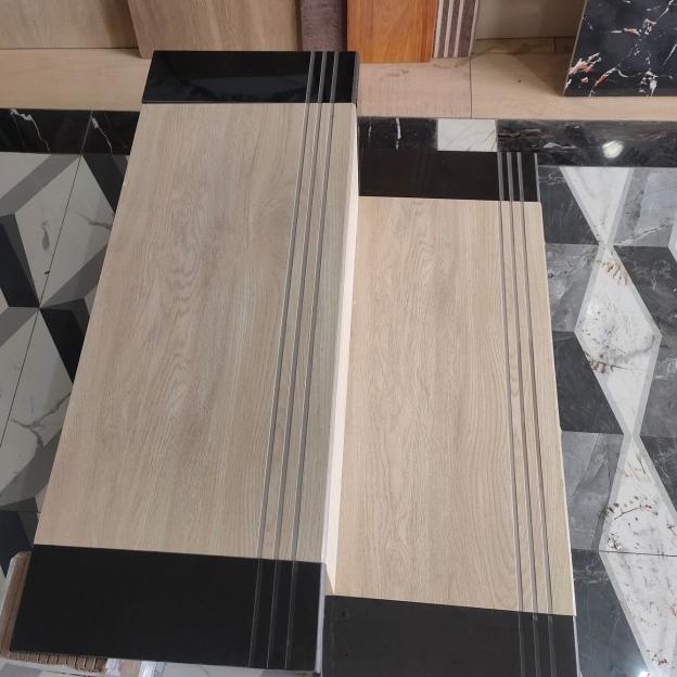 Jual Granit Anak Tangga Motif kayu kombinasi 30x90 | Shopee Indonesia
