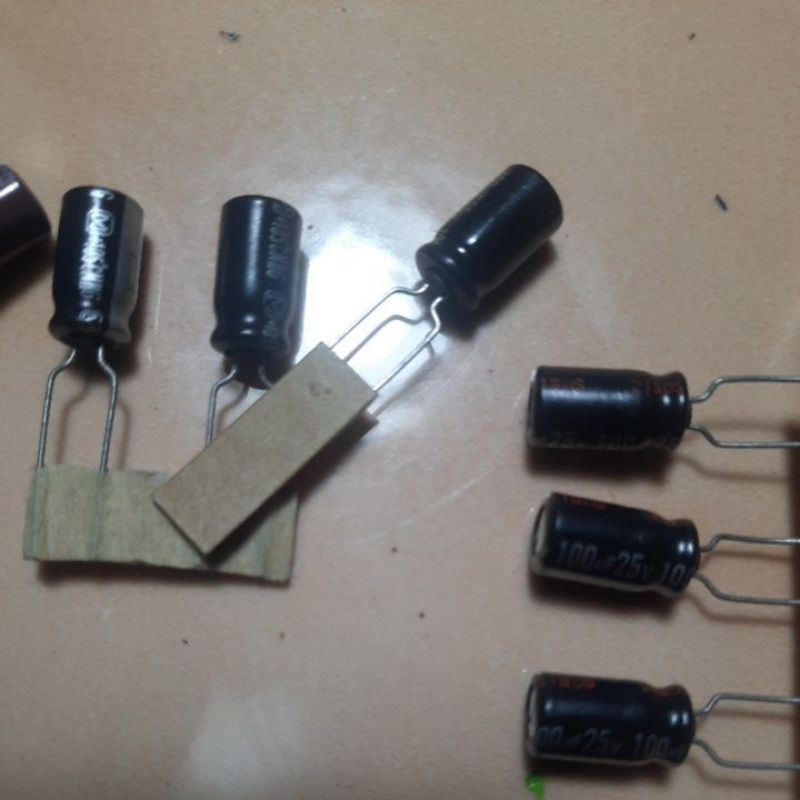 Condensatore Giapponese XC Condensatore Panasonic 5600uF 25V - Alta ...