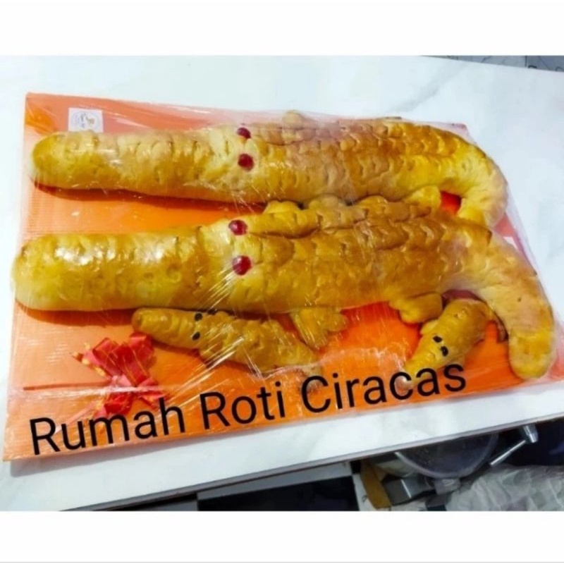 Jual ROTI BUAYA SEPASANG ACARA ADAT PERNIKAHAN SESERAHAN CROCODILE ...