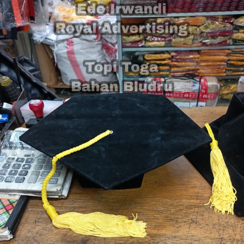 Jual Topi Wisuda Bludru Topi Toga Wisuda Bludru Topi Toga Senat Topi ...