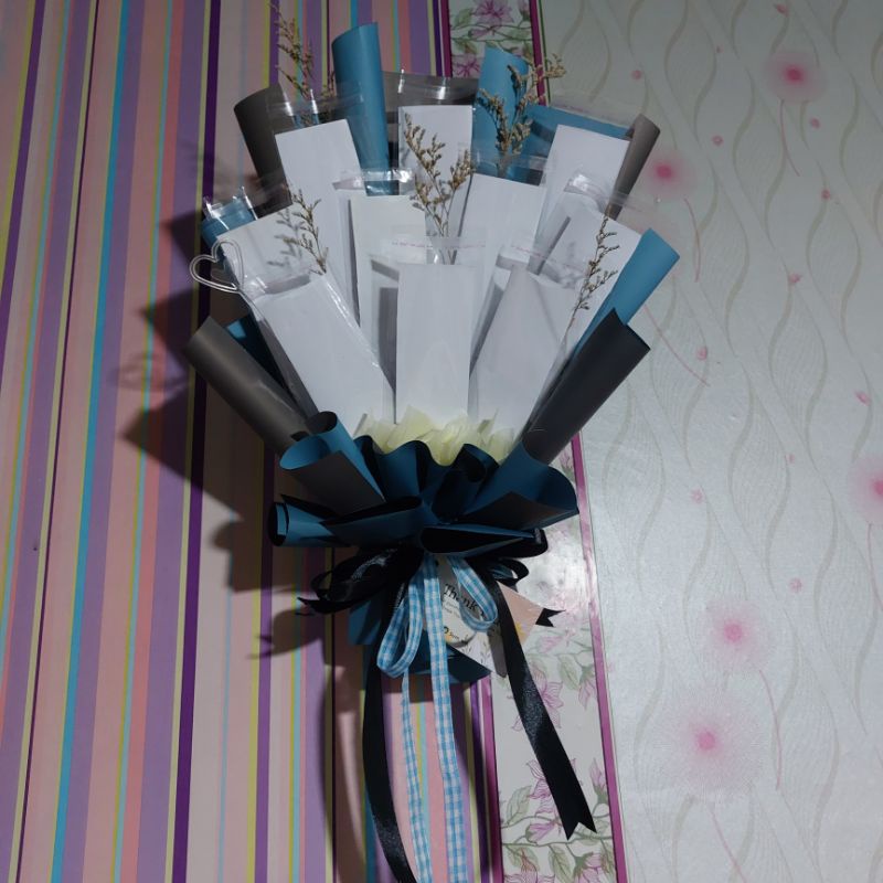 Jual MONEY BUKET/KERANGKA BUKET UANG/HADIAH/KADO UNTUK WISUDA/SIDANG ...