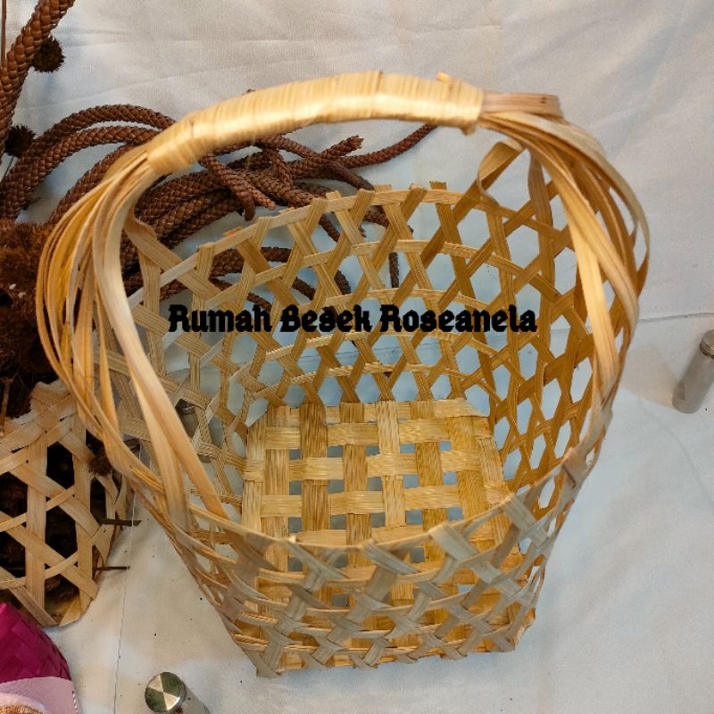 Jual Besek Anyaman Bambu Keranjang Bambu Unik | Shopee Indonesia