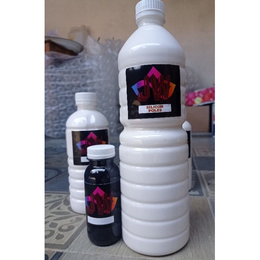 Jual Paket Semir Ban silicon polish 1liter dan Penghitam Body Motor ...