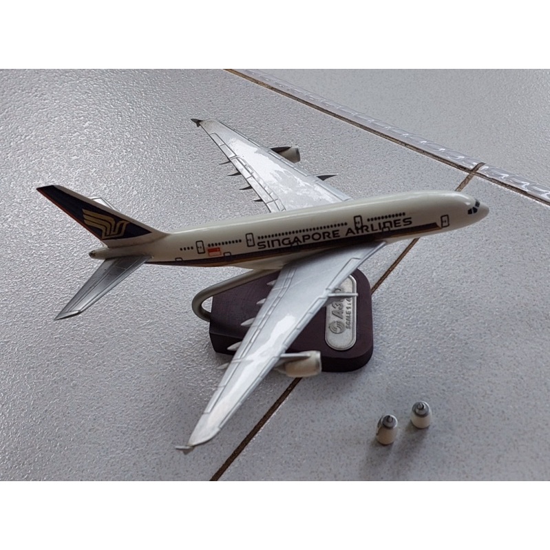 Jual Miniature/model pesawat Singapore Airlines A380 | Shopee Indonesia