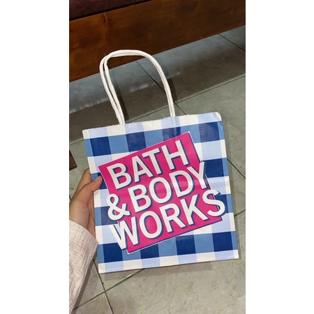 Jual kitabeliin | PAPERBAG SMIGGLE BATH AND BODY WORKS GARRETT | Shopee ...