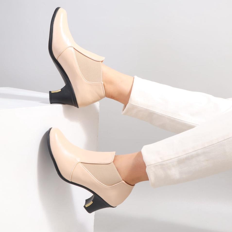 Jual Harga Termuraah MONTELLA Titan Sepatu Booth Korea Wanita Terkini ...