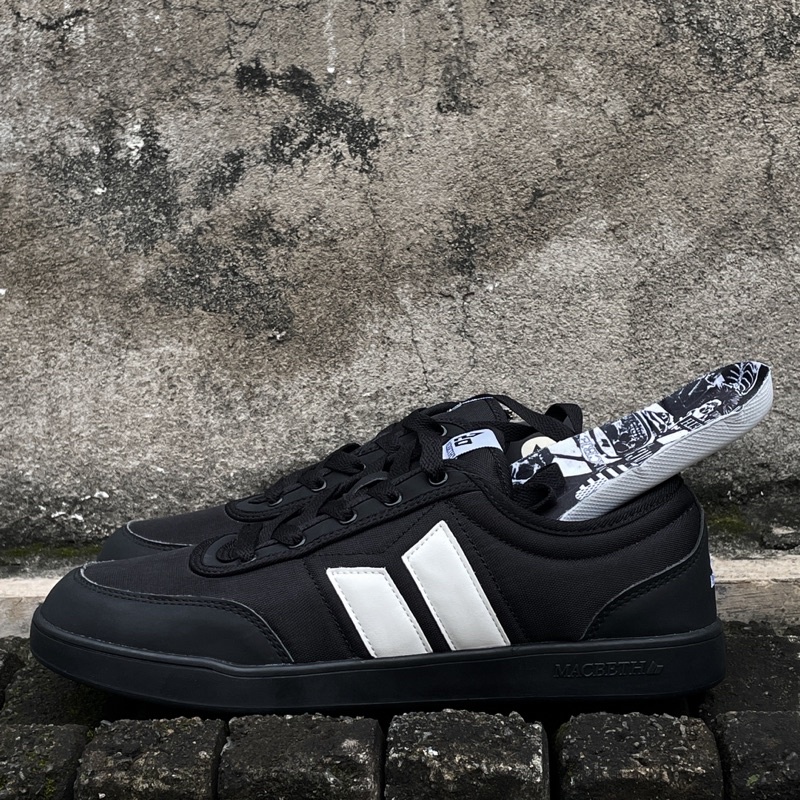 Jual Sepatu Macbeth Boomer (20th Anniversary) Black White 100% Original ...