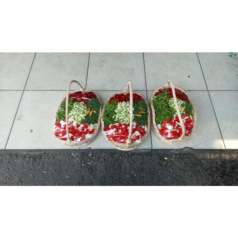 Jual Bunga tabur makam keranjang komplit ( fresh & wangi ) | Shopee ...