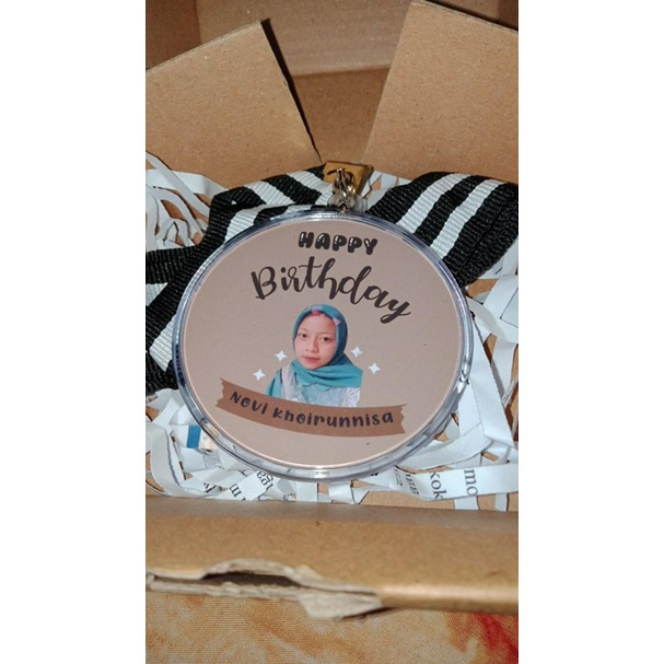Jual Medali Custom Foto Free Box - Mendali Kalung Akrilik Kado Ulang ...