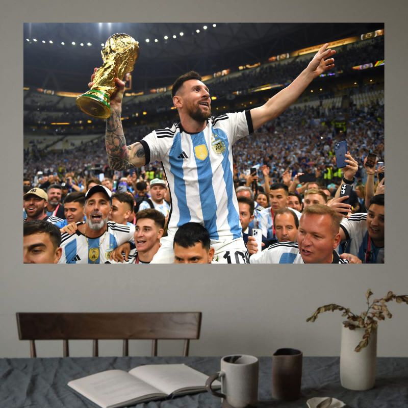 Jual POSTER DINDING MESSI ANGKAT PIALA DUNIA 2022, POSTER BOLA | Shopee ...