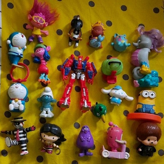 Jual Mainan McDonalds karakter Doraemon, minion, maskot mc donalds, happy meal toys trolls ...