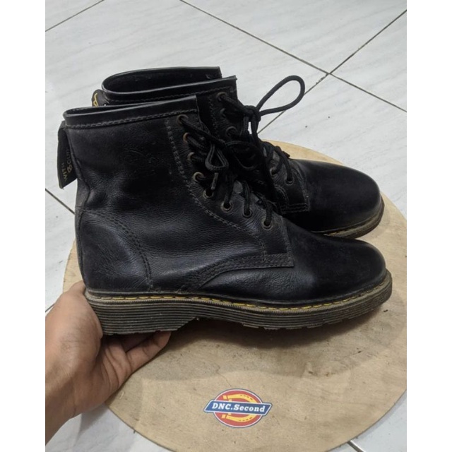 Jual docmart second | Shopee Indonesia