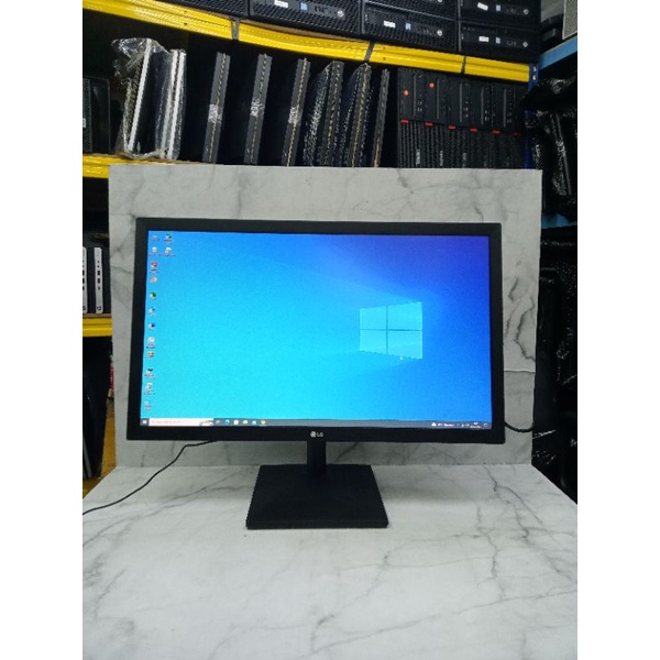 Jual MONITOR LG 22 INCH RESOLUSI FULL HD PORT HDMI LIKE NEW DAN OBRAL ...