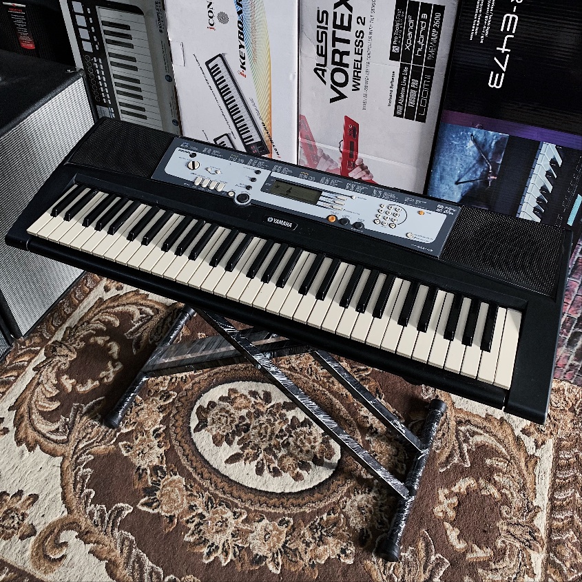 Jual BILLY MUSIK - Keyboard Yamaha PSR E213 Dengan fitur Listen & Learn ...
