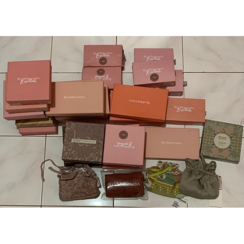 Jual Ria Miranda Scarf PL Like NEW Rare series | Shopee Indonesia