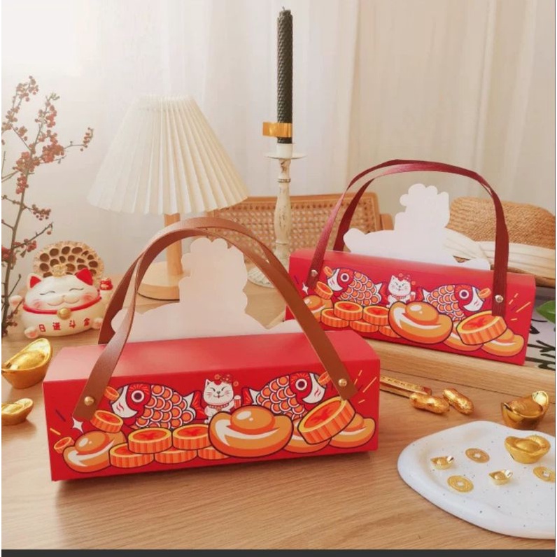 Jual kotak imlek CNY sincia//kotak hamper imlek/kotak kue luckycat ikan ...