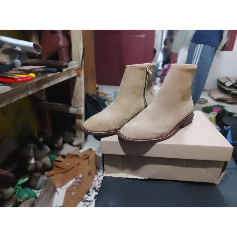 Jual Sepatu Chelsea Boot Bahan kulit Asli Jenis Suede (bisa custom ...