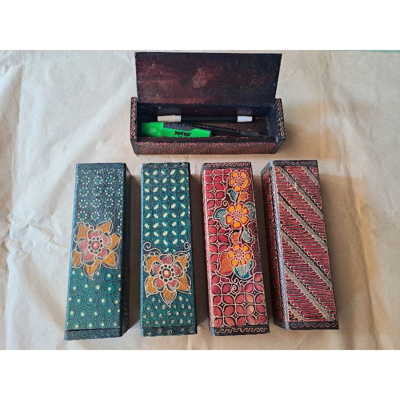 Jual Doskrib Kayu Batik | Tempat Pensil Kayu | Pencil Case Batik | Oleh-oleh Khas Jogja | Shopee ...