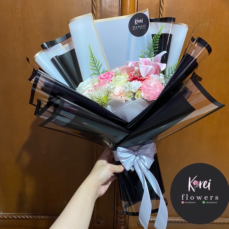 Jual Premium Black Buket Bunga Artificial Mix/Buket Ready Stock ...