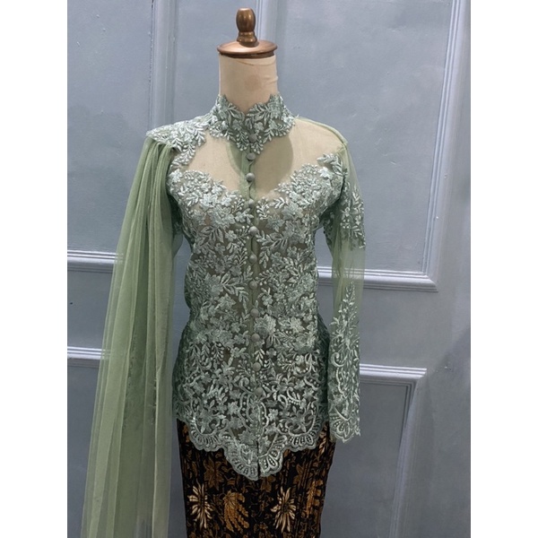 Jual kebaya wisuda /kebaya tunangan/kebaya bridesmaid/kebaya akad nikah ...