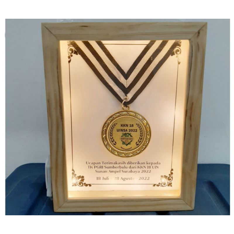 Jual Frame Medali Kayu 3D - Medali Bingkai Foto Kayu | Shopee Indonesia