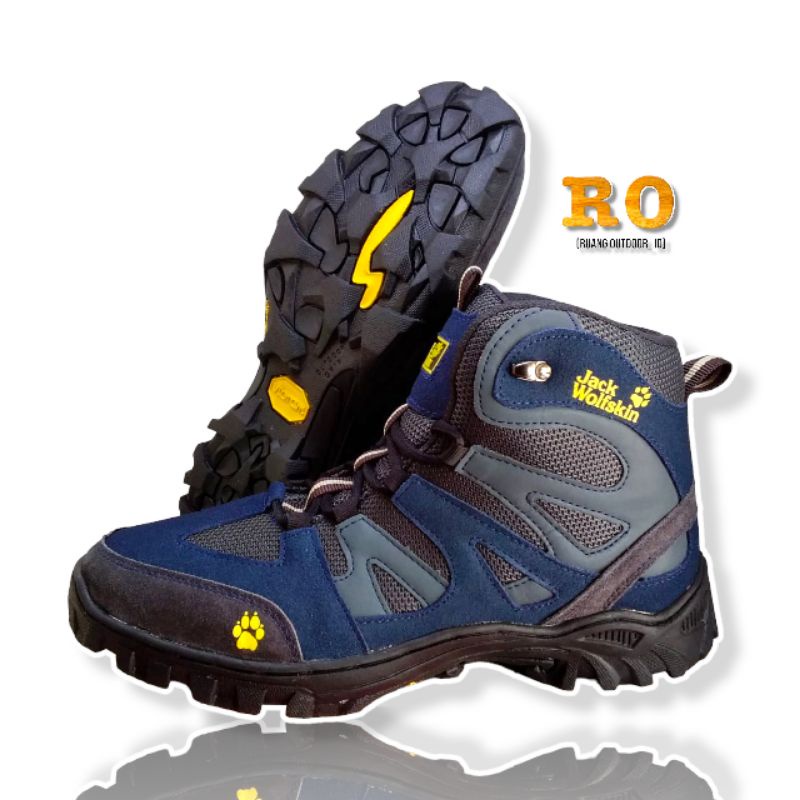 Jual sepatu gunung pria waterproof sepatu tracking pria terbaru terbaik ...