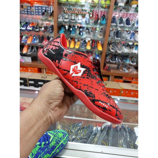 Jual sepatu main futsal merek lycan model ter baru. | Shopee Indonesia