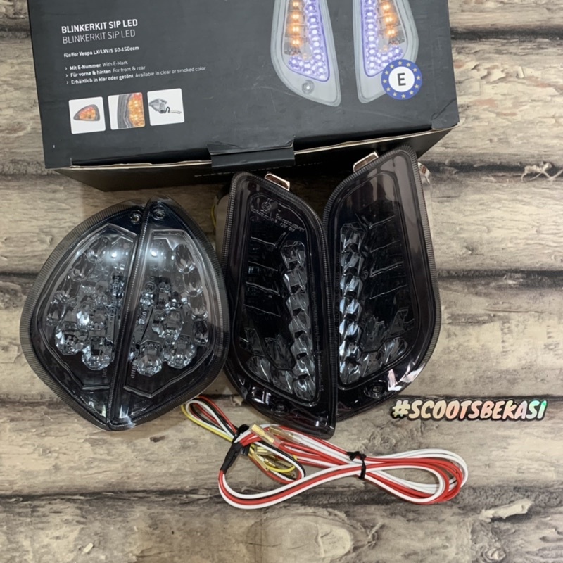 Jual Lampu Sein SIP LED Smoke Vespa S LX LXV | Shopee Indonesia