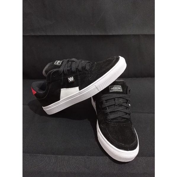 Jual SKATEBOARD SNEAKERS GEMUK | SEPATU CREATION WAWON LEATHER - BLACK ...