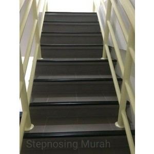 Jual Pengaman Step Nosing Karet, Lis Tangga , Anti Slip Tangga ...
