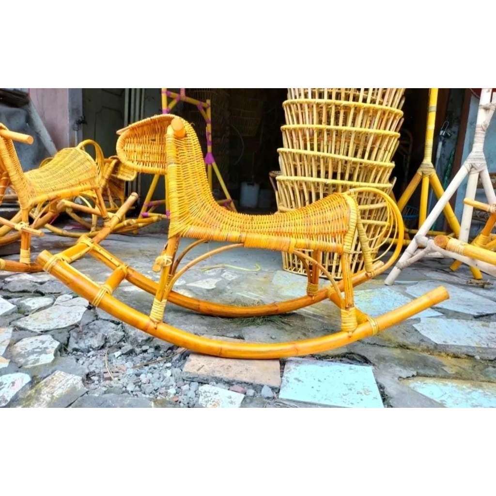 Jual Mainan Anak Kuda-kudaan Motif Kepang Dari Bahan Rotan/Kuda-kudaan ...