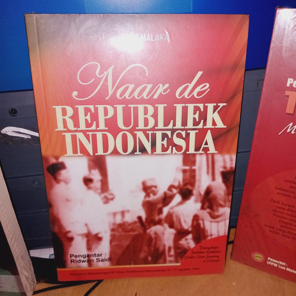 Jual BUKU " NAAR DE REPUBLIEK INDONESIA " BY TAN MALAKA | Shopee Indonesia