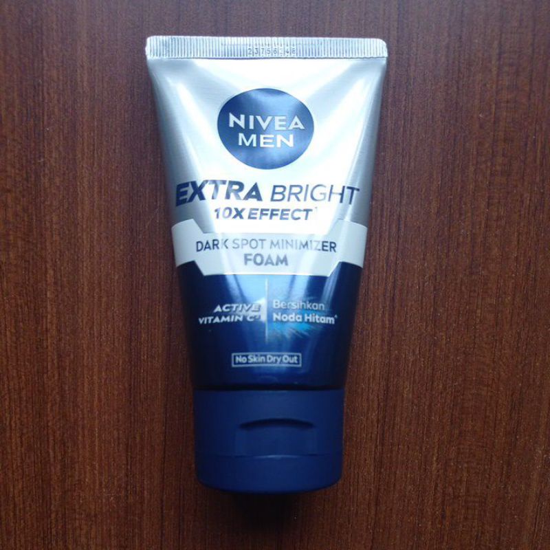 Jual Nivea men extra white / extra bright dark spot minimizer foam ...