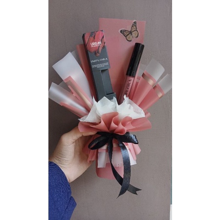 Jual buket/bucket/bouquet mini buket makeup lip cream free lampu LED ...