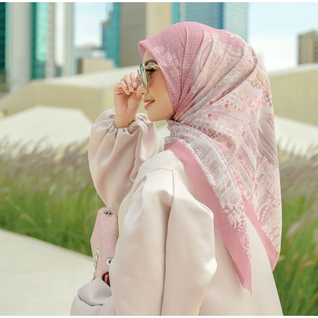 Jual Buttonscarves x Diandra Gautama The Grand Prix Series | Shopee ...