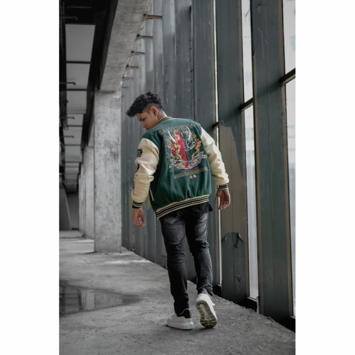 Harga varsity jacket original cream Terbaru Jul 2025 | BigGo Indonesia
