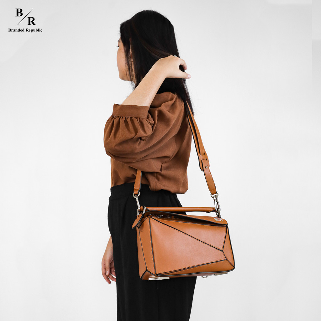 Harga loewe puzzle bag Terbaru Sep 2024 |BigGo Indonesia